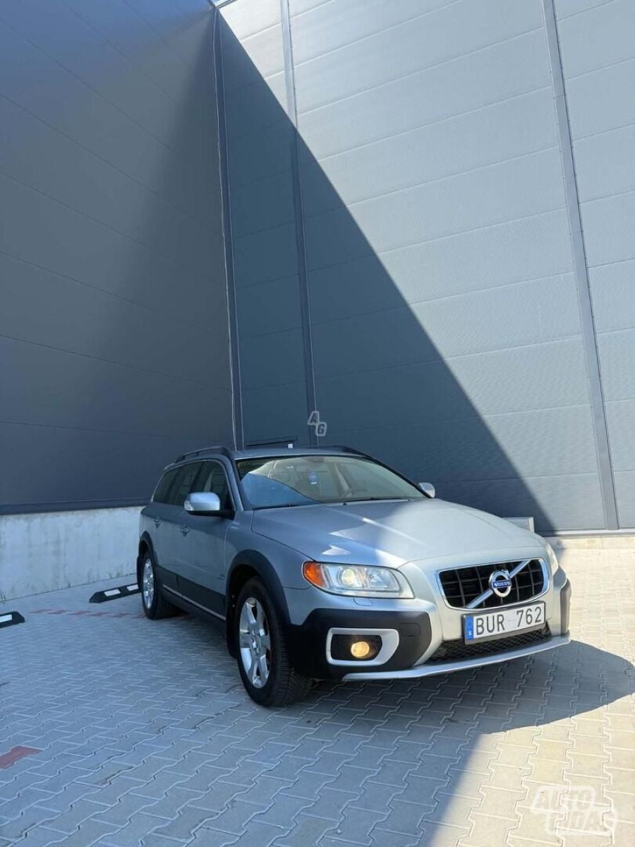 Grey Volvo XC70 2008 in Siauliai, with an engine capacity of 2.40 L and mileage of 360 thousand km for 5250 €, photo 5 on AUTOMOTO.COM.LV