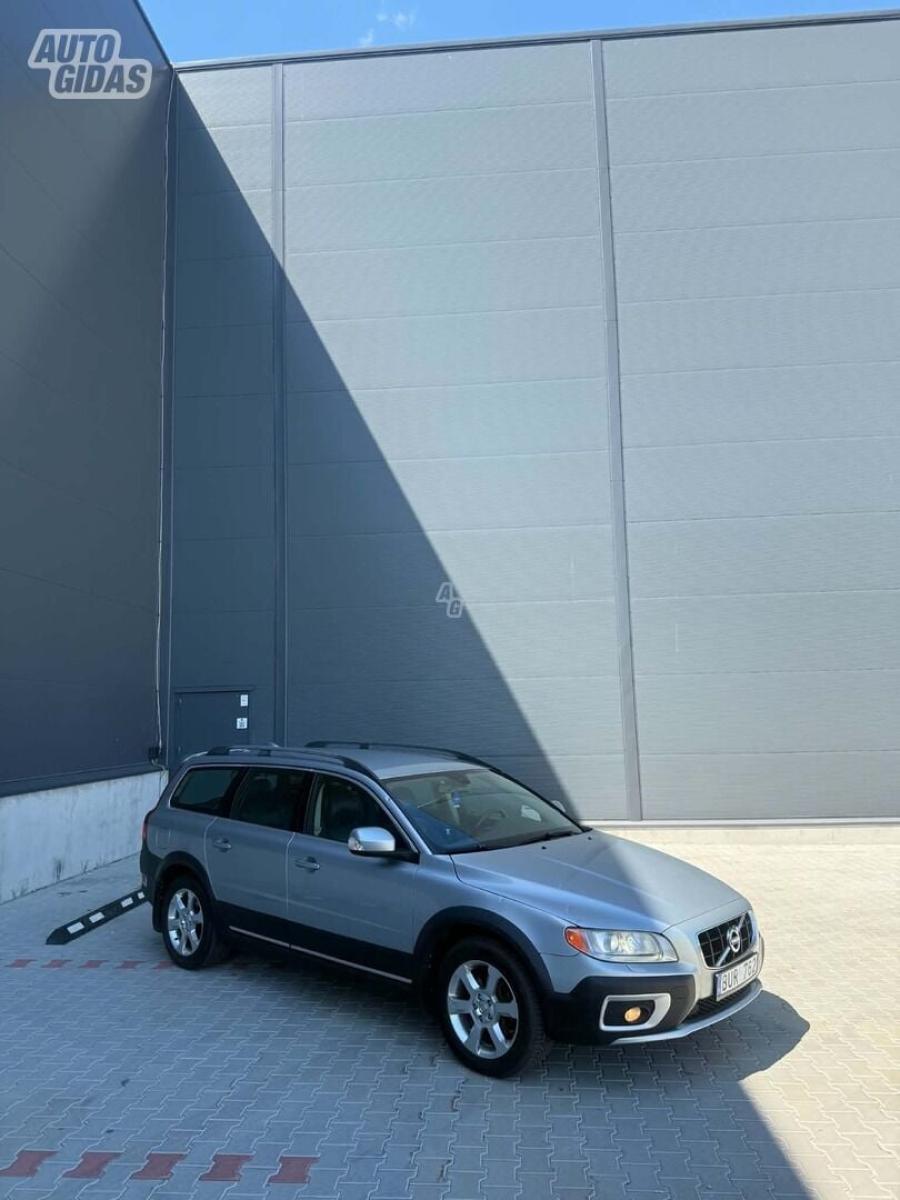 Grey Volvo XC70 2008 in Siauliai, with an engine capacity of 2.40 L and mileage of 360 thousand km for 5250 €, photo 6 on AUTOMOTO.COM.LV