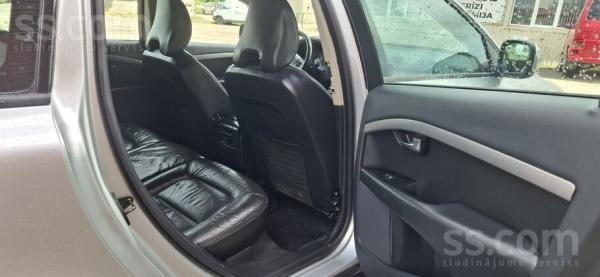 Pelēks Volvo XC70 2008 Rēzekne, ar dzinēja tilpumu 2.40 L un nobraukumu 0 tūkst. km par 4950 €, foto 5 vietnē AUTOMOTO.COM.LV