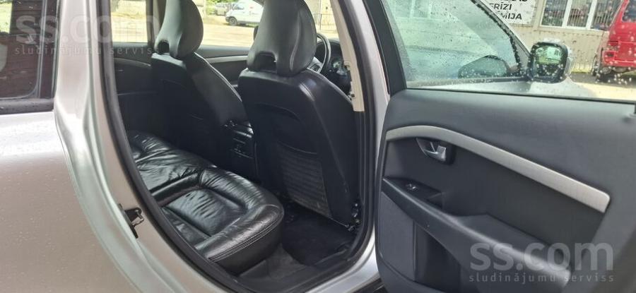 Pelēks Volvo XC70 2008 Rēzekne, ar dzinēja tilpumu 2.40 L un nobraukumu 0 tūkst. km par 4950 €, foto 6 vietnē AUTOMOTO.COM.LV