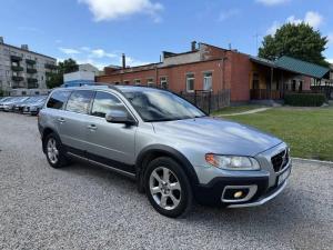 Grey Volvo XC70 2008 in Ventspils, with an engine capacity of 2.40 L and mileage of 369 thousand km for 4300 €, photo 4 on AUTOMOTO.COM.LV