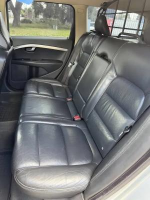 Grey Volvo XC70 2008 in Ventspils, with an engine capacity of 2.40 L and mileage of 369 thousand km for 4300 €, photo 16 on AUTOMOTO.COM.LV