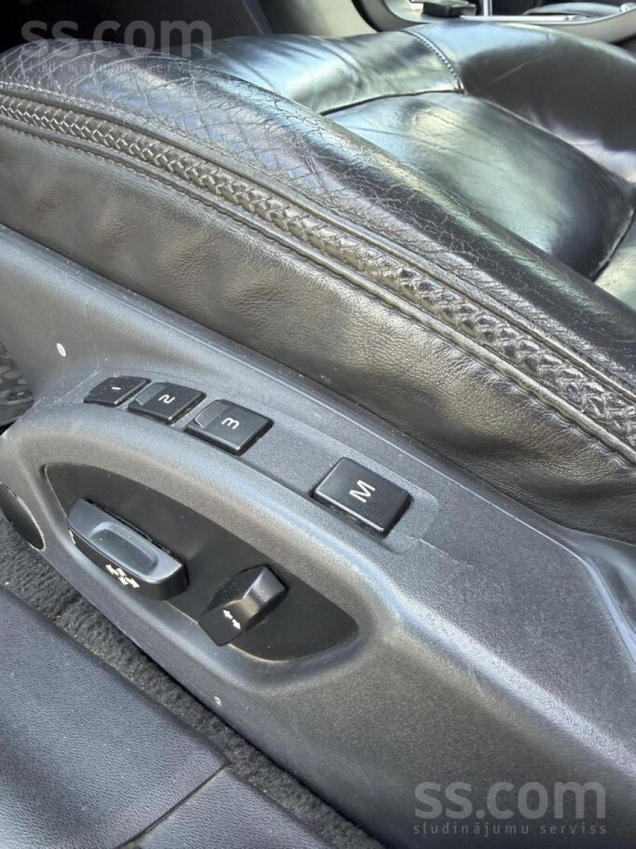 Grey Volvo XC70 2008 in Ventspils, with an engine capacity of 2.40 L and mileage of 369 thousand km for 4300 €, photo 11 on AUTOMOTO.COM.LV