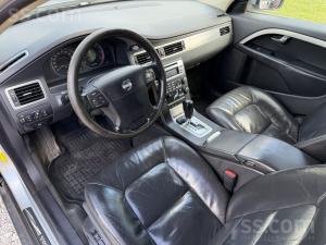 Grey Volvo XC70 2008 in Ventspils, with an engine capacity of 2.40 L and mileage of 369 thousand km for 4300 €, photo 12 on AUTOMOTO.COM.LV