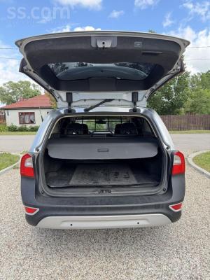 Grey Volvo XC70 2008 in Ventspils, with an engine capacity of 2.40 L and mileage of 369 thousand km for 4300 €, photo 19 on AUTOMOTO.COM.LV