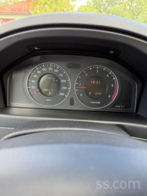 Grey Volvo XC70 2008 in Ventspils, with an engine capacity of 2.40 L and mileage of 369 thousand km for 4300 €, photo 23 on AUTOMOTO.COM.LV