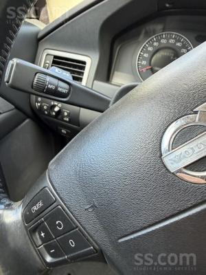 Grey Volvo XC70 2008 in Ventspils, with an engine capacity of 2.40 L and mileage of 369 thousand km for 4300 €, photo 24 on AUTOMOTO.COM.LV