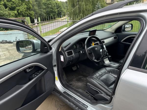Pelēks Volvo XC70 2008 Viļņa, ar dzinēja tilpumu 2.40 L un nobraukumu 294 tūkst. km par 5400 €, foto 5 vietnē AUTOMOTO.COM.LV