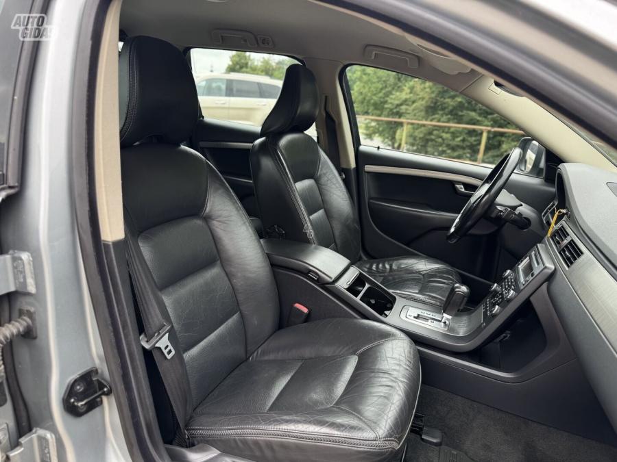 Pelēks Volvo XC70 2008 Viļņa, ar dzinēja tilpumu 2.40 L un nobraukumu 294 tūkst. km par 5400 €, foto 16 vietnē AUTOMOTO.COM.LV
