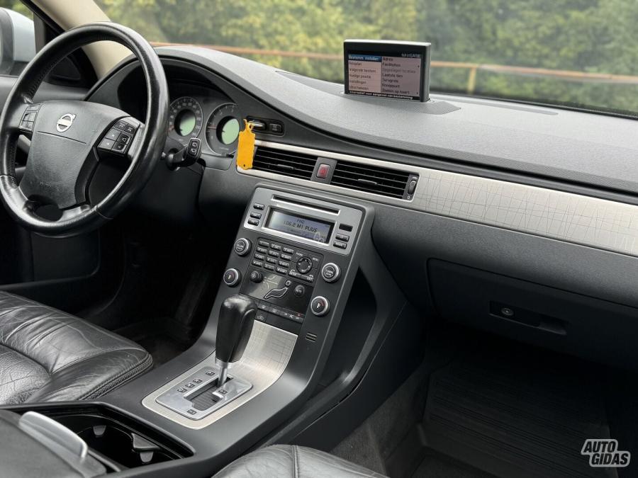 Pelēks Volvo XC70 2008 Viļņa, ar dzinēja tilpumu 2.40 L un nobraukumu 294 tūkst. km par 5400 €, foto 17 vietnē AUTOMOTO.COM.LV