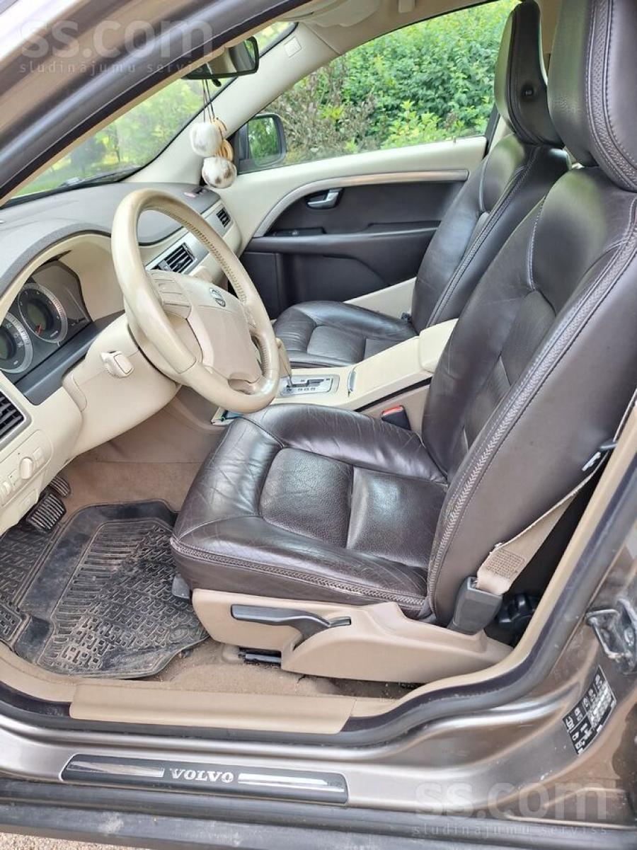 Pelēks Volvo XC70 2008 Dobele, ar dzinēja tilpumu 2.40 L un nobraukumu 400 tūkst. km par 4800 €, foto 6 vietnē AUTOMOTO.COM.LV