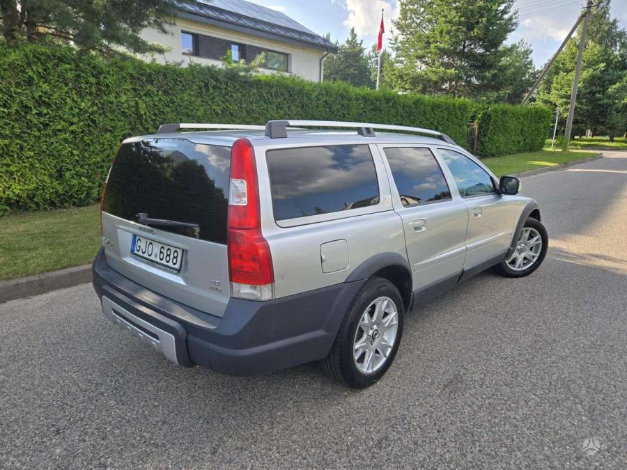 Grey Volvo XC70 2008 in Vilnius, with an engine capacity of 2.40 L and mileage of 300 thousand km for 3450 €, photo 7 on AUTOMOTO.COM.LV