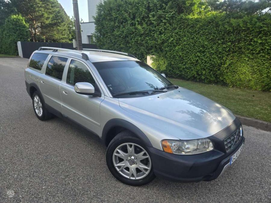 Grey Volvo XC70 2008 in Vilnius, with an engine capacity of 2.40 L and mileage of 300 thousand km for 3450 €, photo 8 on AUTOMOTO.COM.LV
