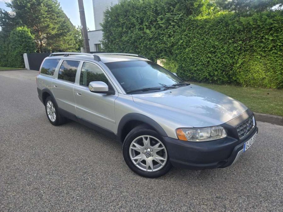 Grey Volvo XC70 2008 in Vilnius, with an engine capacity of 2.40 L and mileage of 300 thousand km for 3450 €, photo 9 on AUTOMOTO.COM.LV