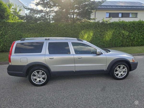 Pelēks Volvo XC70 2008 Viļņa, ar dzinēja tilpumu 2.40 L un nobraukumu 300 tūkst. km par 3450 €, foto 10 vietnē AUTOMOTO.COM.LV
