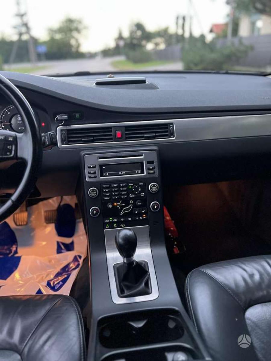 Pelēks Volvo XC70 2008 Utena, ar dzinēja tilpumu 2.40 L un nobraukumu 271 tūkst. km par 5650 €, foto 13 vietnē AUTOMOTO.COM.LV