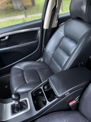 Pelēks Volvo XC70 2008 Utena, ar dzinēja tilpumu 2.40 L un nobraukumu 271 tūkst. km par 5650 €, foto 16 vietnē AUTOMOTO.COM.LV