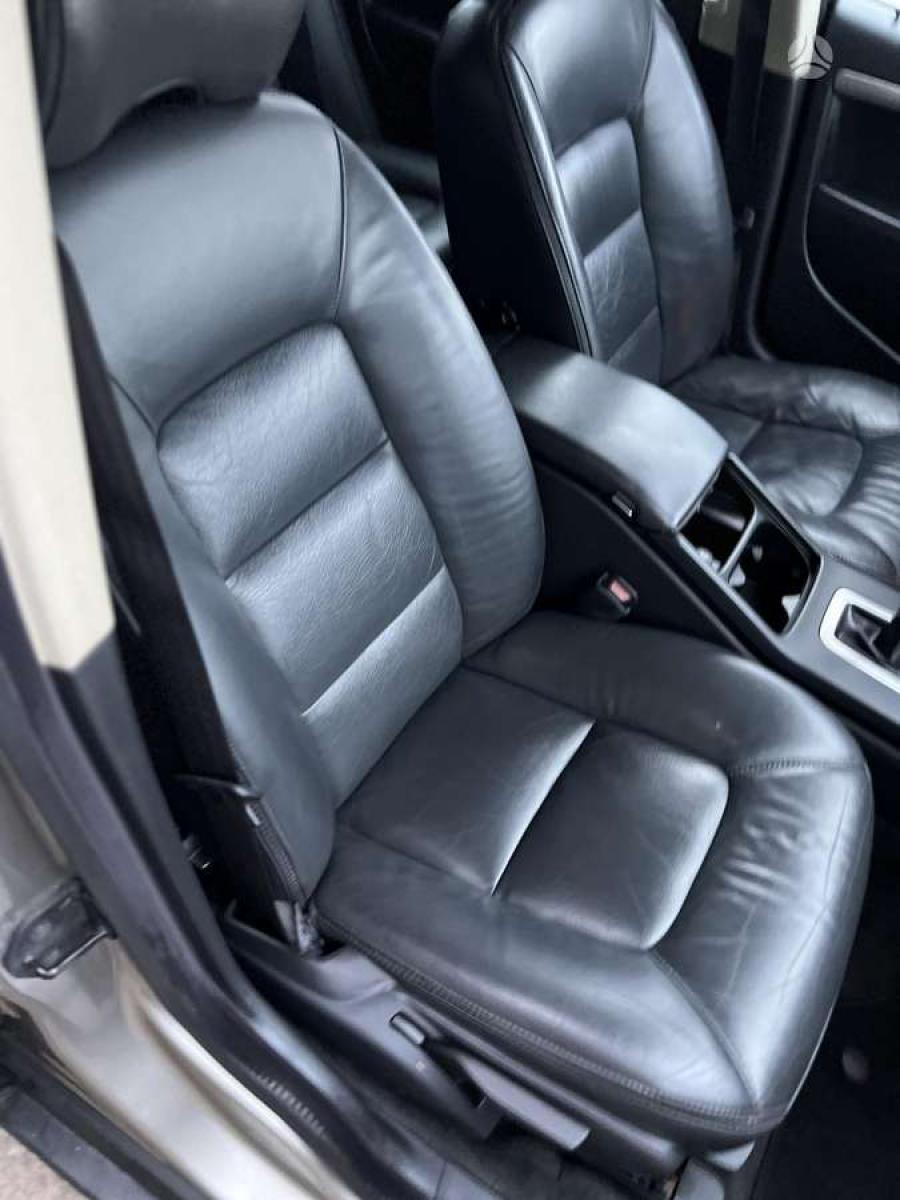 Pelēks Volvo XC70 2008 Utena, ar dzinēja tilpumu 2.40 L un nobraukumu 271 tūkst. km par 5650 €, foto 18 vietnē AUTOMOTO.COM.LV