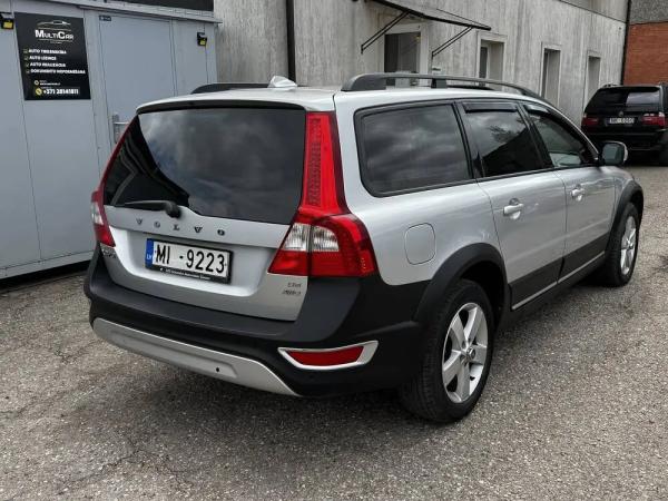 Pelēks Volvo XC70 2008 Daugavpils, ar dzinēja tilpumu 2.40 L un nobraukumu 378 tūkst. km par 3650 €, foto 6 vietnē AUTOMOTO.COM.LV