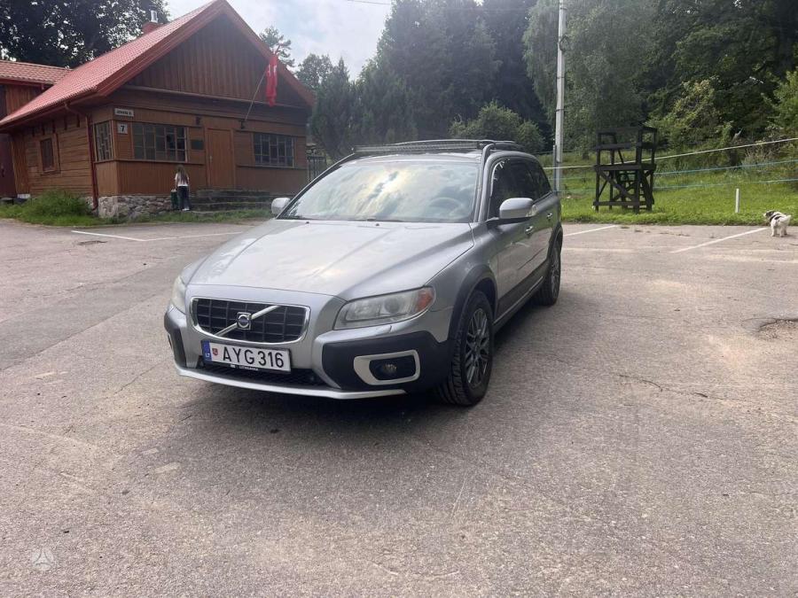 Pelēks Volvo XC70 2008 Trakai, ar dzinēja tilpumu 0.00 L un nobraukumu 320 tūkst. km par 5350 €, foto 1 vietnē AUTOMOTO.COM.LV