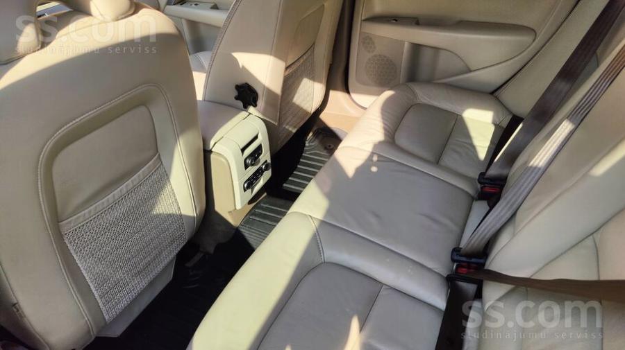 Pelēks Volvo XC70 2008 Daugavpils, ar dzinēja tilpumu 2.40 L un nobraukumu 267 tūkst. km par 5500 €, foto 9 vietnē AUTOMOTO.COM.LV