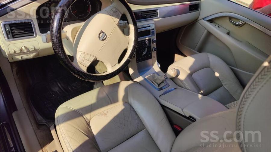 Pelēks Volvo XC70 2008 Daugavpils, ar dzinēja tilpumu 2.40 L un nobraukumu 267 tūkst. km par 5500 €, foto 10 vietnē AUTOMOTO.COM.LV