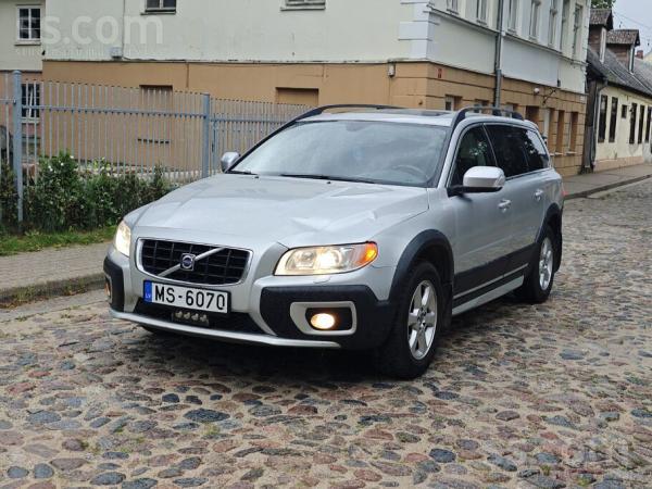 Grey Volvo XC70 2008 in Tukums, with an engine capacity of 2.40 L and mileage of 348 thousand km for 3900 €, photo 4 on AUTOMOTO.COM.LV