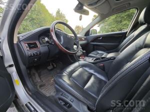 Grey Volvo XC70 2008 in Tukums, with an engine capacity of 2.40 L and mileage of 348 thousand km for 3900 €, photo 9 on AUTOMOTO.COM.LV