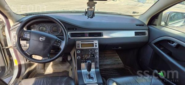 Pelēks Volvo XC70 2008 Jelgava, ar dzinēja tilpumu 2.40 L un nobraukumu 345 tūkst. km par 4000 €, foto 6 vietnē AUTOMOTO.COM.LV