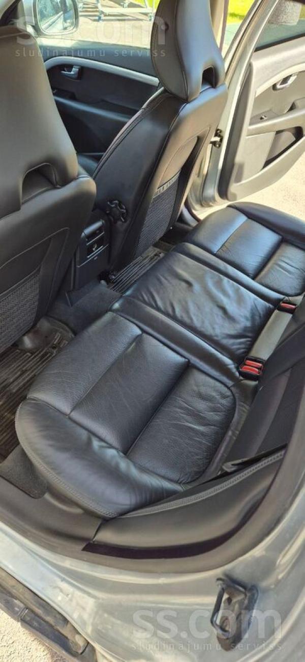 Pelēks Volvo XC70 2008 Jelgava, ar dzinēja tilpumu 2.40 L un nobraukumu 345 tūkst. km par 4000 €, foto 7 vietnē AUTOMOTO.COM.LV