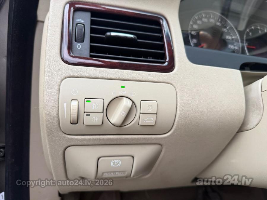 Серый Вольво ХС70 2008 в Таллин, объемом двигателя 2.40 л и пробегом 0 тыс. км за 3700 €, фото 16 на AUTOMOTO.COM.LV