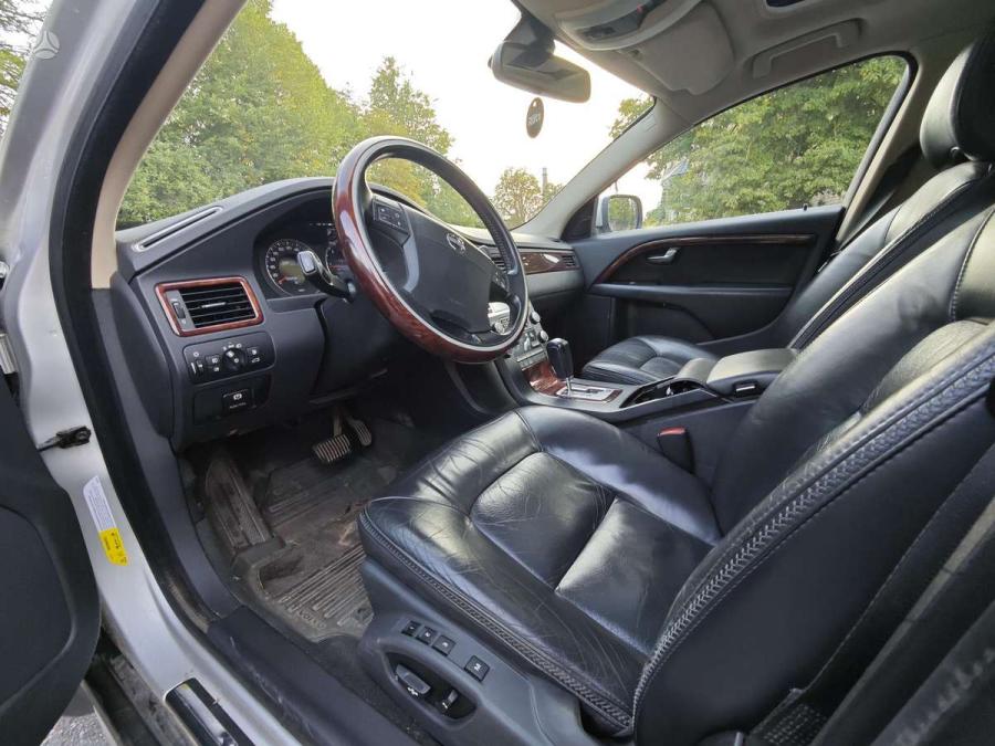 Pelēks Volvo XC70 2008 Tukums, ar dzinēja tilpumu 0.00 L un nobraukumu 349 tūkst. km par 3950 €, foto 10 vietnē AUTOMOTO.COM.LV