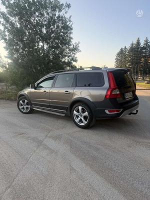 Pelēks Volvo XC70 2008 Šalčininkai, ar dzinēja tilpumu 2.40 L un nobraukumu 450 tūkst. km par 3900 €, foto  vietnē AUTOMOTO.COM.LV