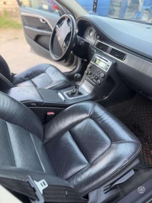 Pelēks Volvo XC70 2008 Šalčininkai, ar dzinēja tilpumu 2.40 L un nobraukumu 450 tūkst. km par 3900 €, foto 16 vietnē AUTOMOTO.COM.LV