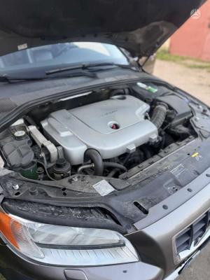 Pelēks Volvo XC70 2008 Šalčininkai, ar dzinēja tilpumu 2.40 L un nobraukumu 450 tūkst. km par 3900 €, foto 18 vietnē AUTOMOTO.COM.LV