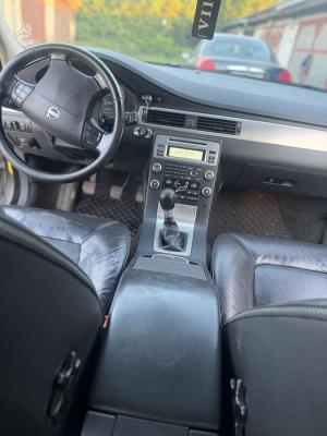 Pelēks Volvo XC70 2008 Šalčininkai, ar dzinēja tilpumu 2.40 L un nobraukumu 450 tūkst. km par 3900 €, foto 19 vietnē AUTOMOTO.COM.LV