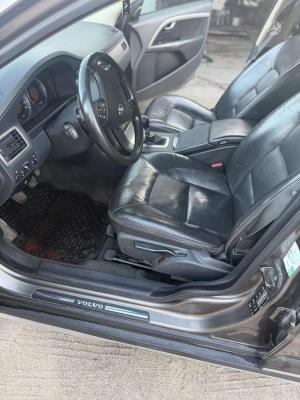 Pelēks Volvo XC70 2008 Šalčininkai, ar dzinēja tilpumu 2.40 L un nobraukumu 450 tūkst. km par 3900 €, foto 22 vietnē AUTOMOTO.COM.LV