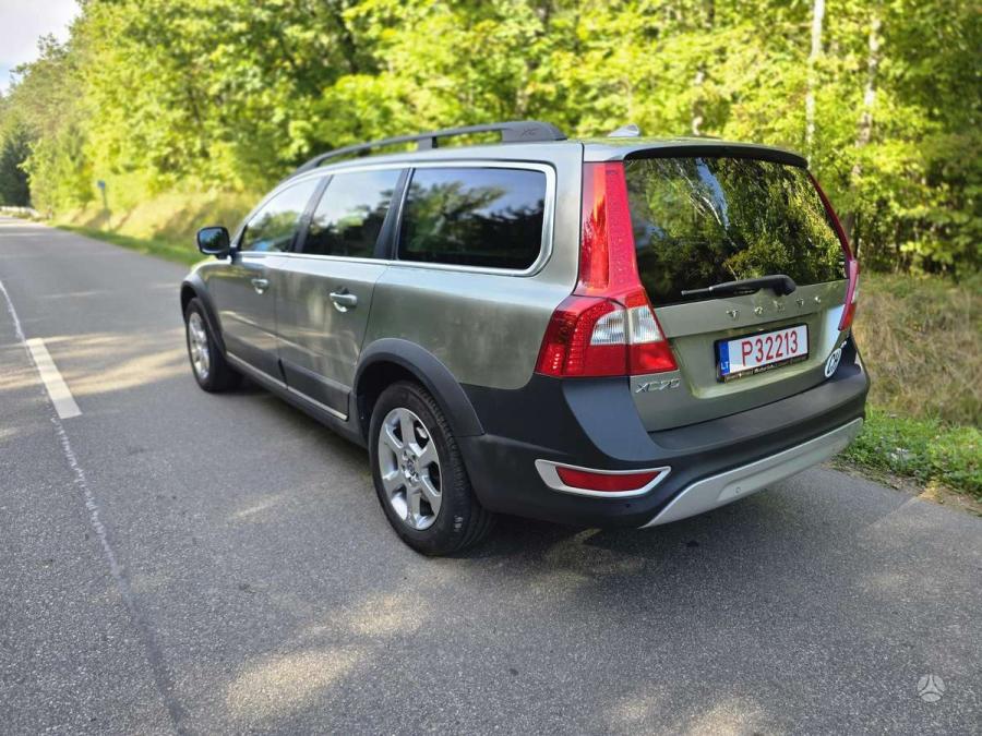 Pelēks Volvo XC70 2008 Viļņa, ar dzinēja tilpumu 2.40 L un nobraukumu 400 tūkst. km par 6900 €, foto 5 vietnē AUTOMOTO.COM.LV