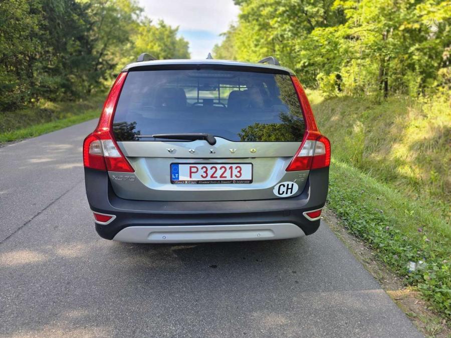 Pelēks Volvo XC70 2008 Viļņa, ar dzinēja tilpumu 2.40 L un nobraukumu 400 tūkst. km par 6900 €, foto 6 vietnē AUTOMOTO.COM.LV