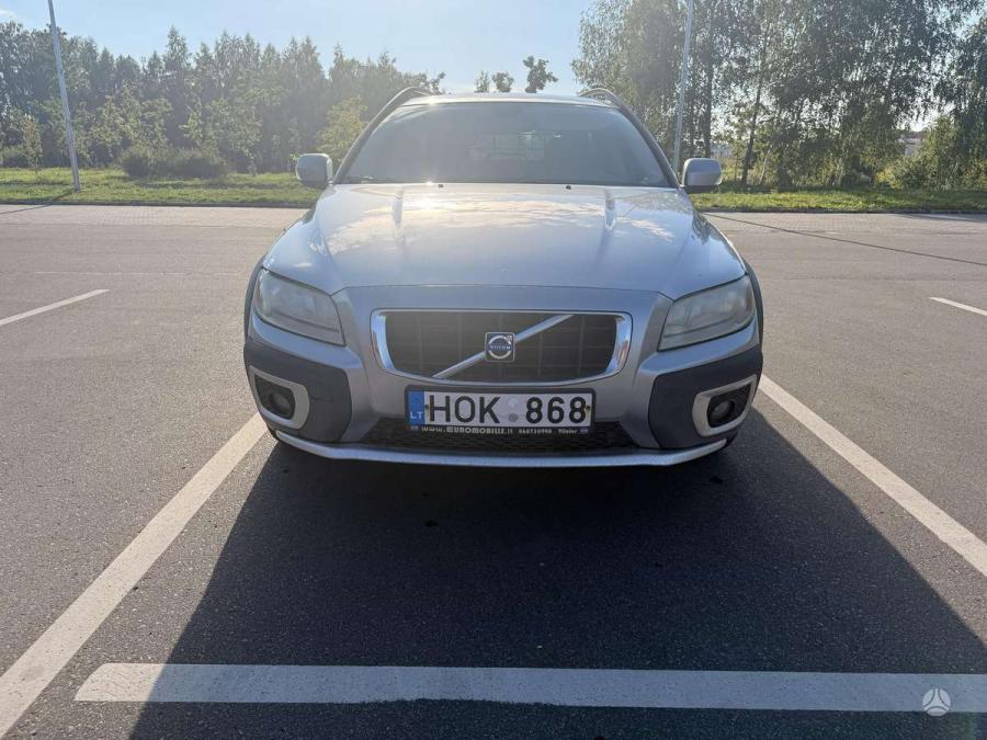 Grey Volvo XC70 2008 in Vilnius, with an engine capacity of 2.40 L and mileage of 275 thousand km for 3900 €, photo 4 on AUTOMOTO.COM.LV