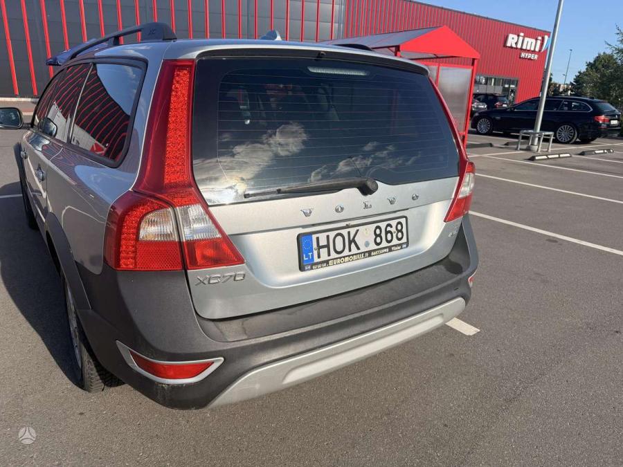 Grey Volvo XC70 2008 in Vilnius, with an engine capacity of 2.40 L and mileage of 275 thousand km for 3900 €, photo 5 on AUTOMOTO.COM.LV