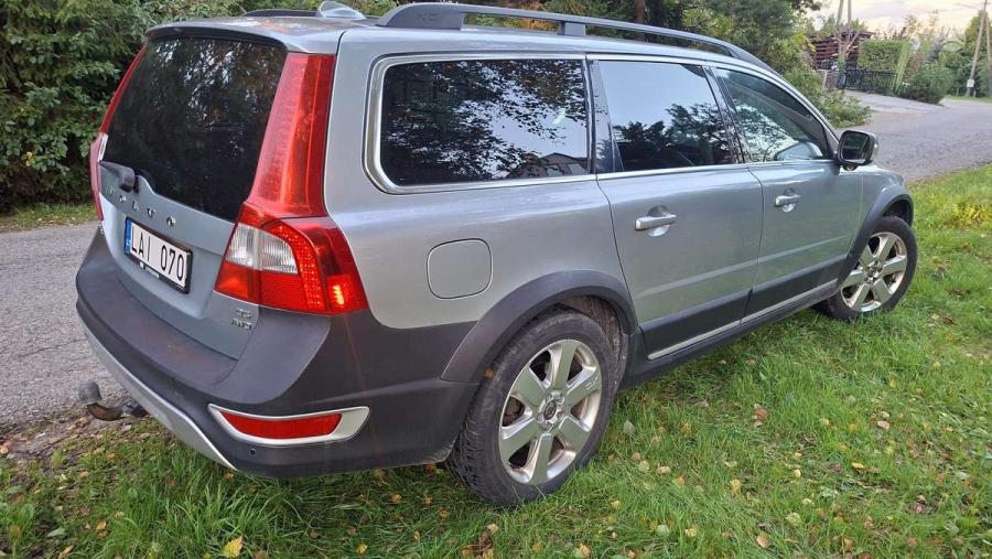 Pelēks Volvo XC70 2008 Viļņa, ar dzinēja tilpumu 2.40 L un nobraukumu 185 tūkst. km par 7350 €, foto 6 vietnē AUTOMOTO.COM.LV
