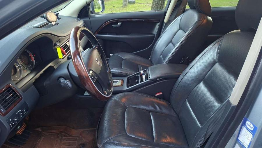 Pelēks Volvo XC70 2008 Viļņa, ar dzinēja tilpumu 2.40 L un nobraukumu 185 tūkst. km par 7350 €, foto 10 vietnē AUTOMOTO.COM.LV