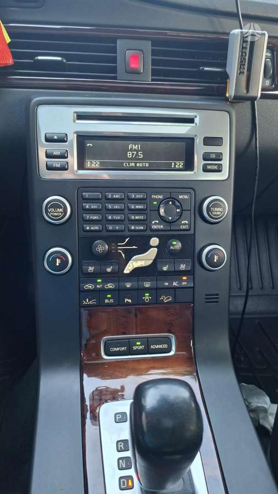 Pelēks Volvo XC70 2008 Viļņa, ar dzinēja tilpumu 2.40 L un nobraukumu 185 tūkst. km par 7350 €, foto 13 vietnē AUTOMOTO.COM.LV