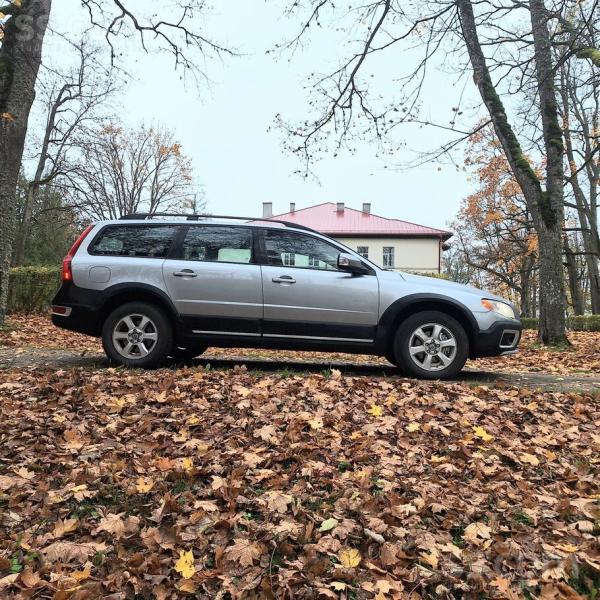Pelēks Volvo XC70 2008 Rīga, ar dzinēja tilpumu 2.40 L un nobraukumu 278 tūkst. km par 4490 €, foto 1 vietnē AUTOMOTO.COM.LV