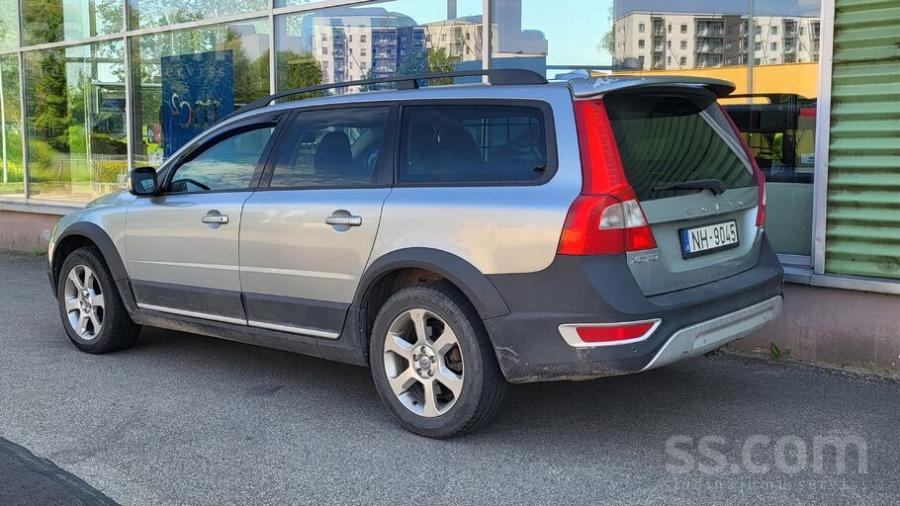 Grey Volvo XC70 2009 in Riga, with an engine capacity of 2.40 L and mileage of 194 thousand km for 4950 €, photo 11 on AUTOMOTO.COM.LV