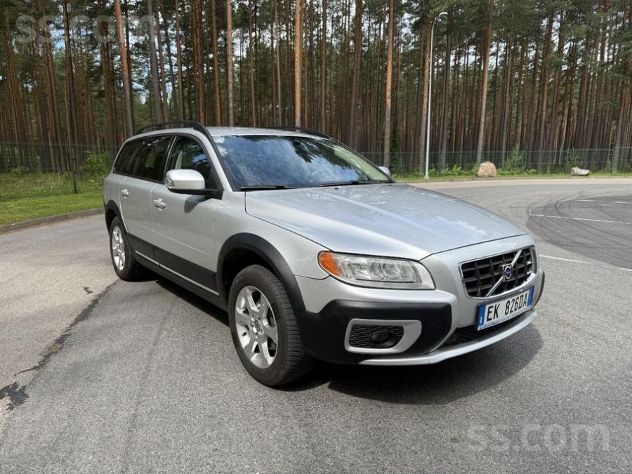 Grey Volvo XC70 2009 in Riga, with an engine capacity of 2.40 L and mileage of 342 thousand km for 5990 €, photo 7 on AUTOMOTO.COM.LV