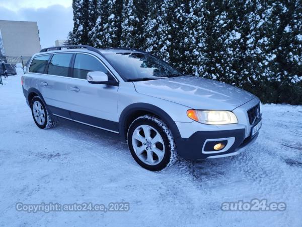 Pelēks Volvo XC70 2009 Paide, ar dzinēja tilpumu 2.40 L un nobraukumu 300 tūkst. km par 7990 €, foto 1 vietnē AUTOMOTO.COM.LV
