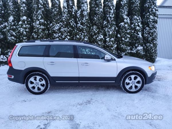 Pelēks Volvo XC70 2009 Paide, ar dzinēja tilpumu 2.40 L un nobraukumu 300 tūkst. km par 7990 €, foto 2 vietnē AUTOMOTO.COM.LV