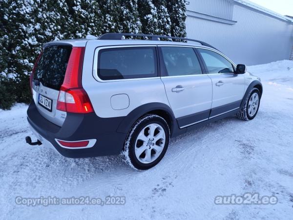 Pelēks Volvo XC70 2009 Paide, ar dzinēja tilpumu 2.40 L un nobraukumu 300 tūkst. km par 7990 €, foto 3 vietnē AUTOMOTO.COM.LV